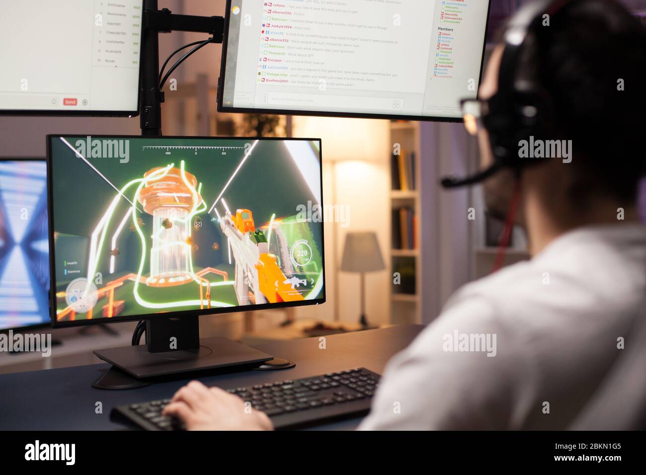 Streamer gamer hi-res stock photography and images - Alamy