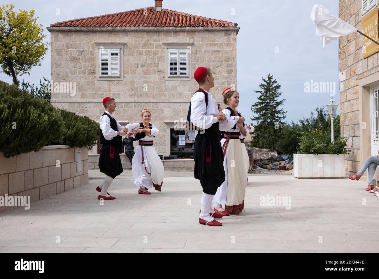 Croatia traditional costume hi-res stock photography and images - Alamy