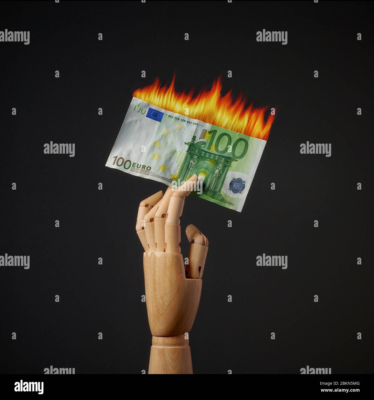 Burning banknote hi-res stock photography and images - Alamy