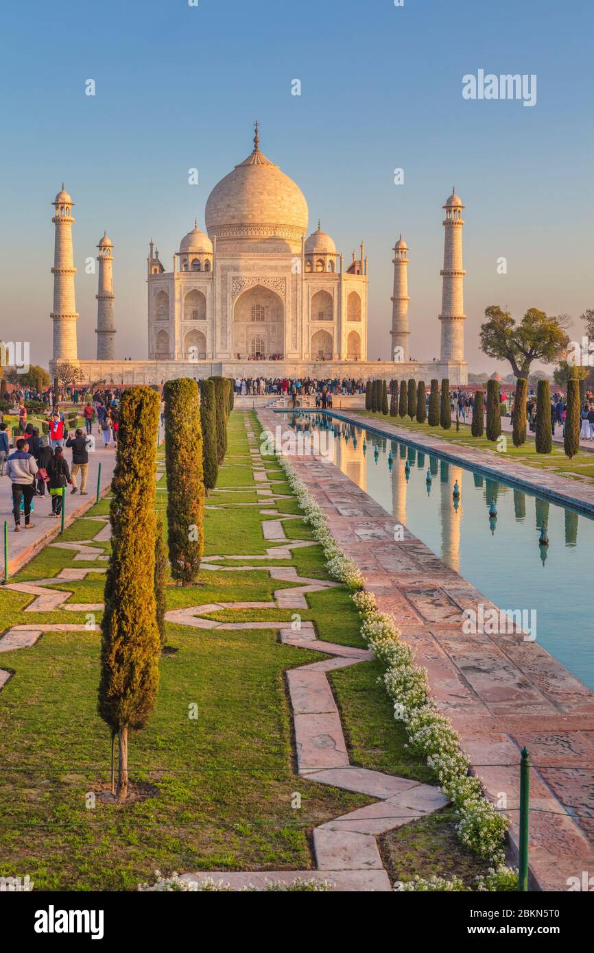 Taj sunrise india hi-res stock photography and images - Alamy
