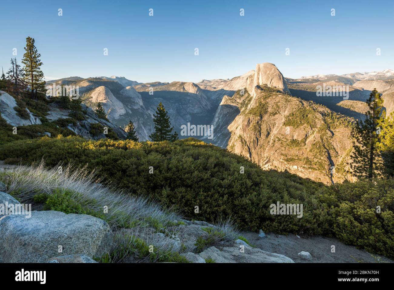 View of Half Dome and Yosemite Valley from Glacier Point, Yosemite ...