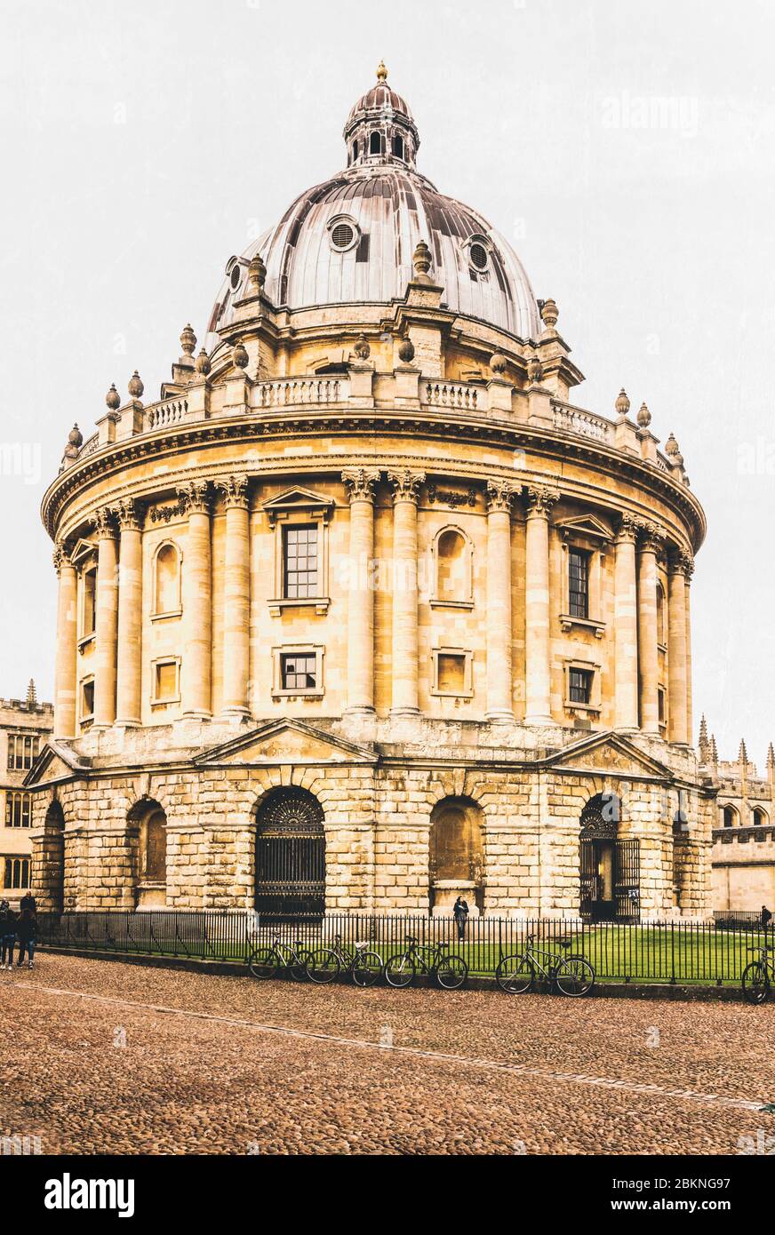 The iconic Radcliffe Camera in Radcliffe Square, Oxford Stock Photo - Alamy