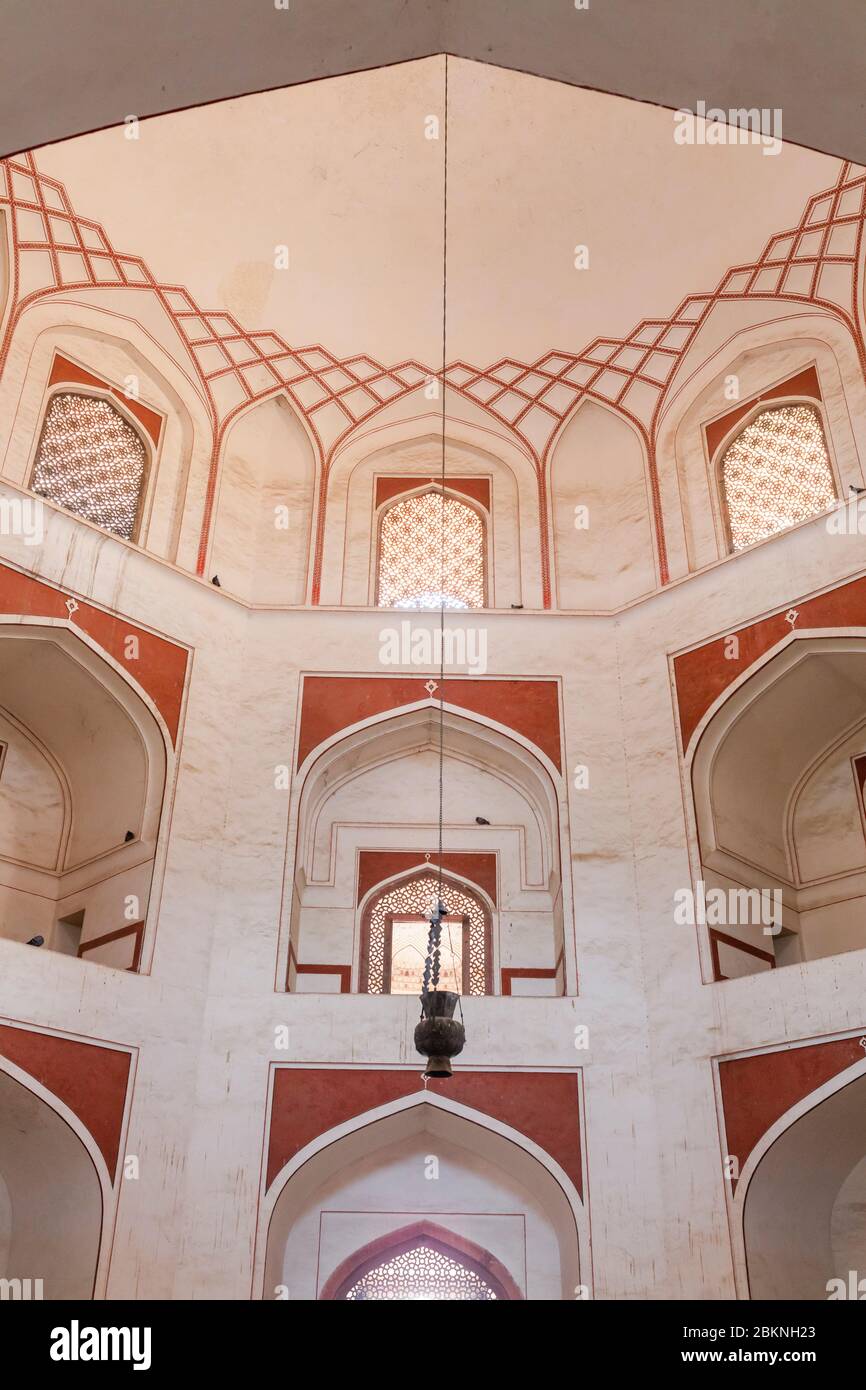 Humayun's tomb interior, Delhi, India Stock Photo - Alamy