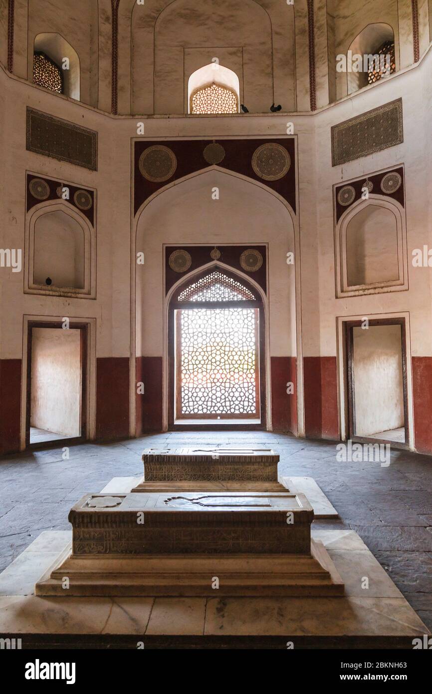 Humayun's tomb interior, Delhi, India Stock Photo - Alamy