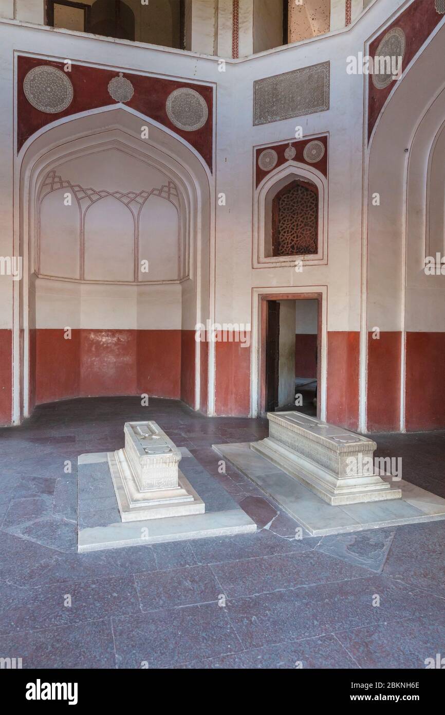 Humayun's tomb interior, Delhi, India Stock Photo - Alamy