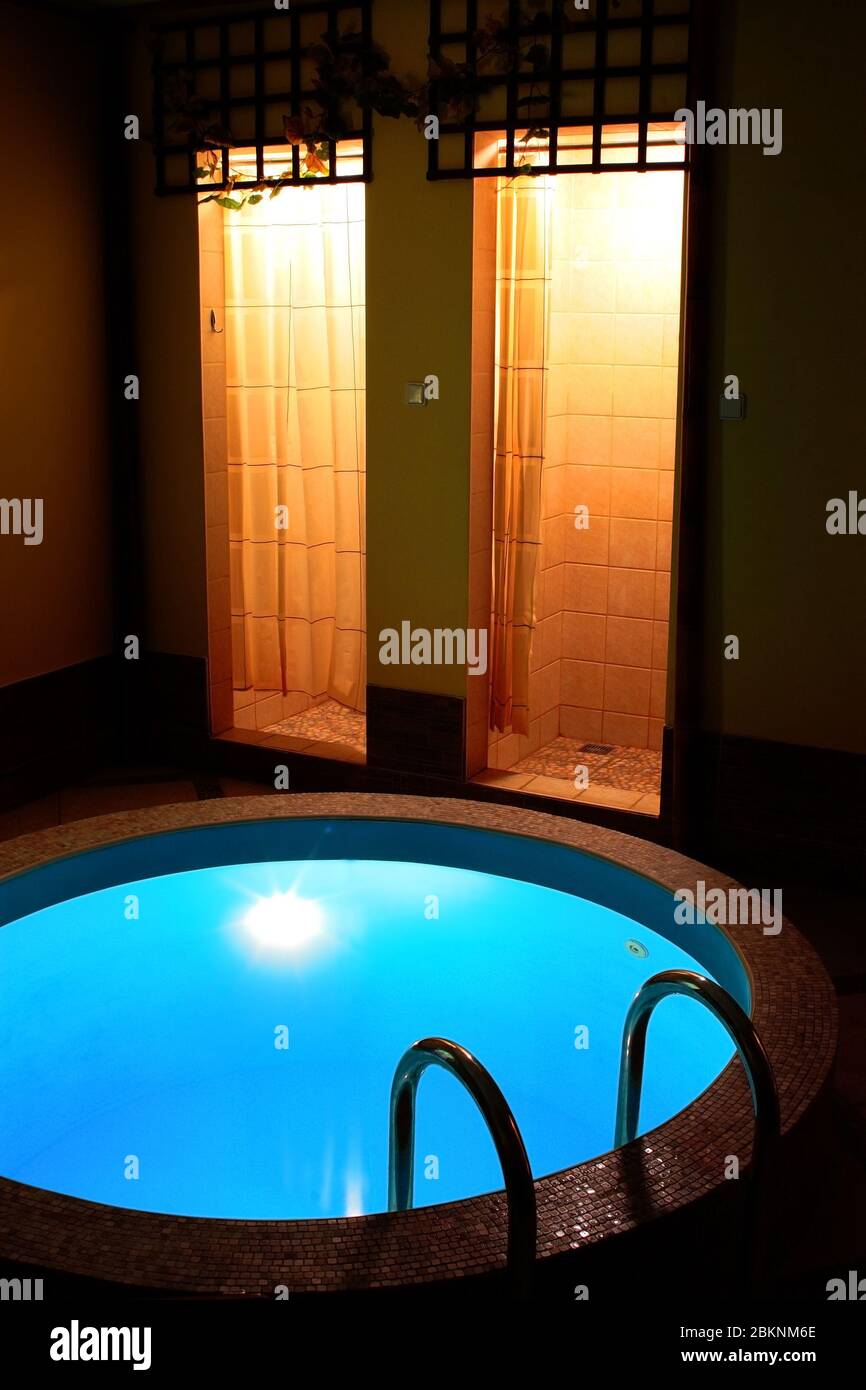 Swimming pool showers hi-res stock photography and images - Alamy