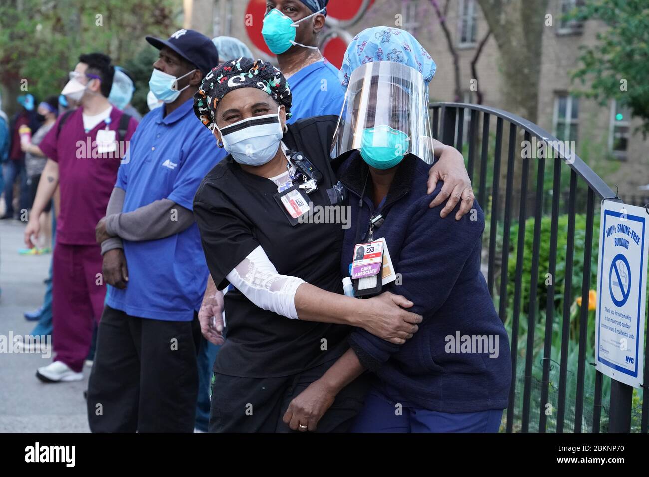 Clap healthcare workers america hi-res stock photography and images - Alamy