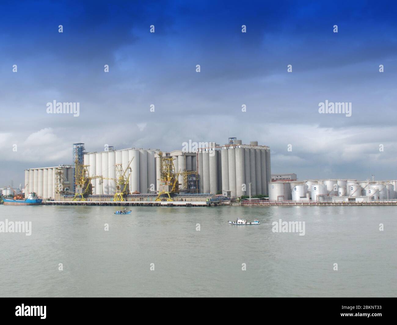 Export of gas by indonesia hi-res stock photography and images - Alamy