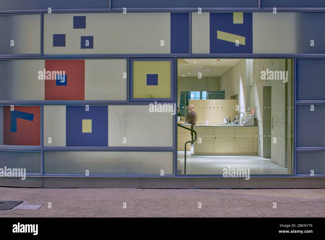 Detail, rear glass facade & entrance. Maggies Centre, St Bartholomews ...