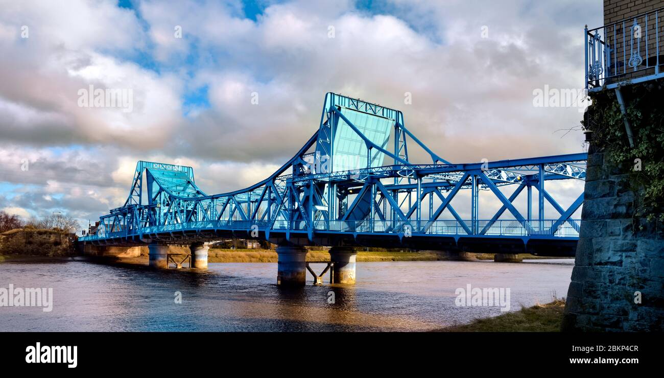 Jubilee Bridge Queensferry High Resolution Stock Photography and Images ...