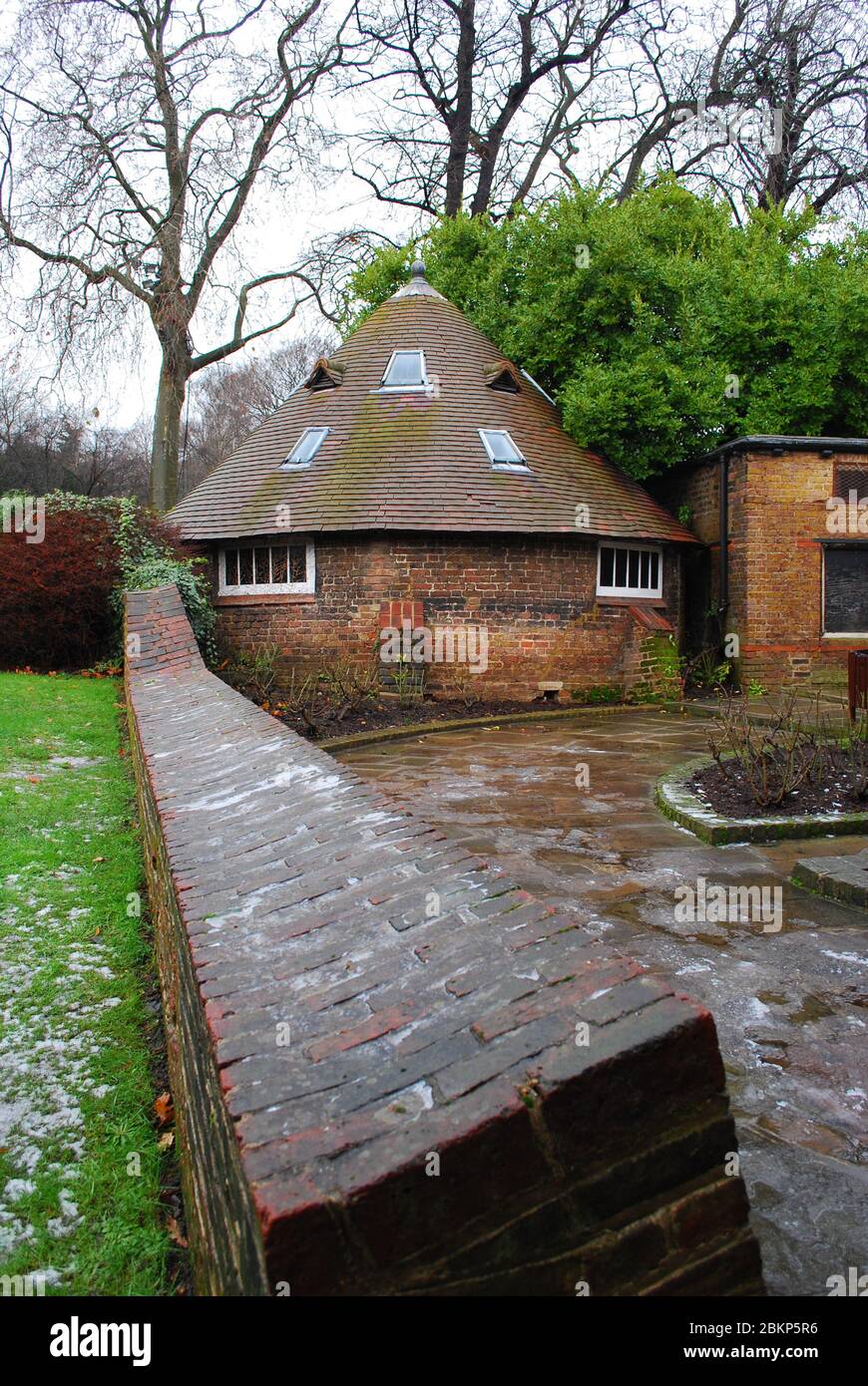 Round Hut Pitched Roof Landscape Green Formal Garden Dutch Holland Park ...