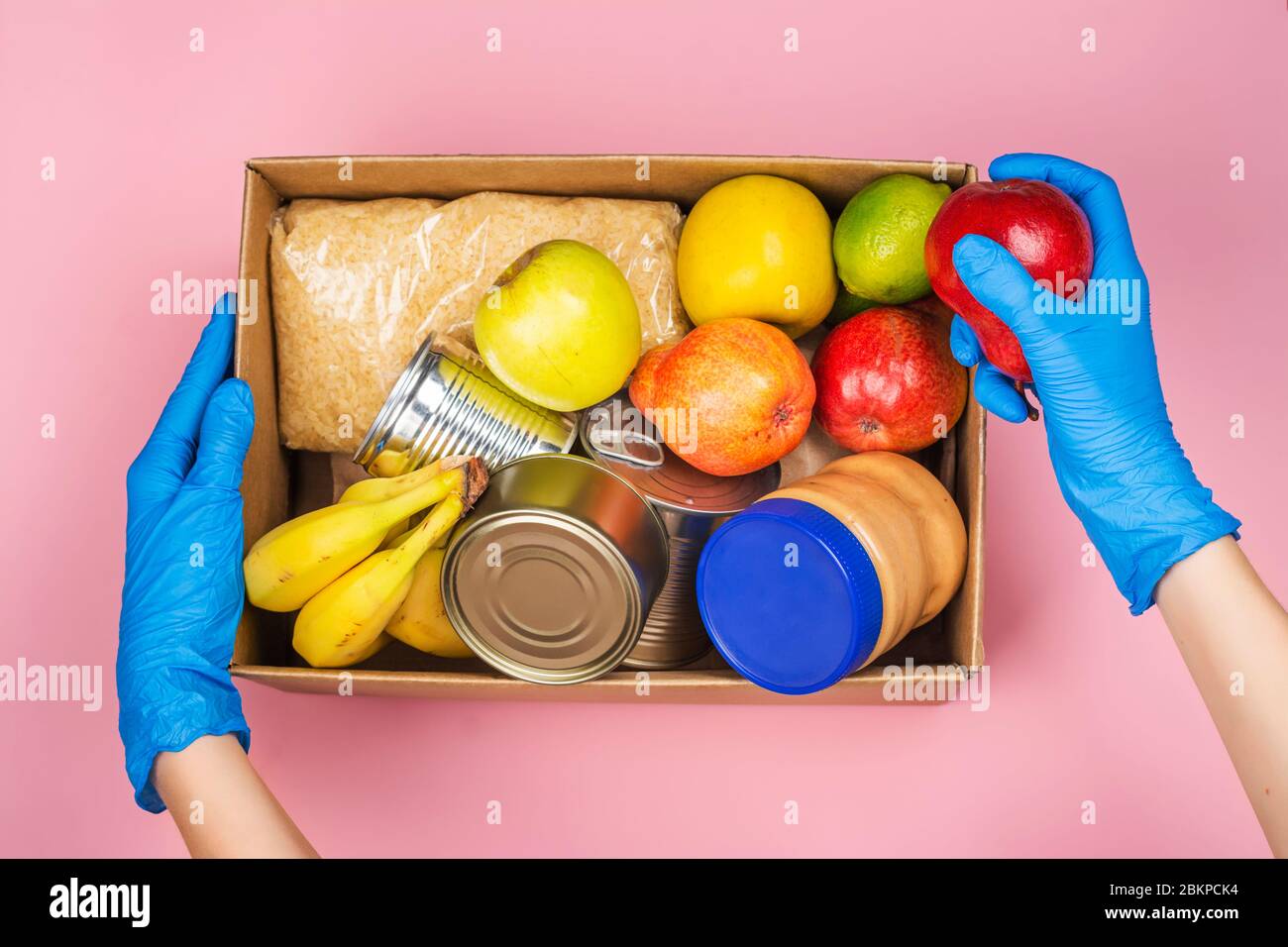 Safe food delivery donation hi-res stock photography and images - Alamy