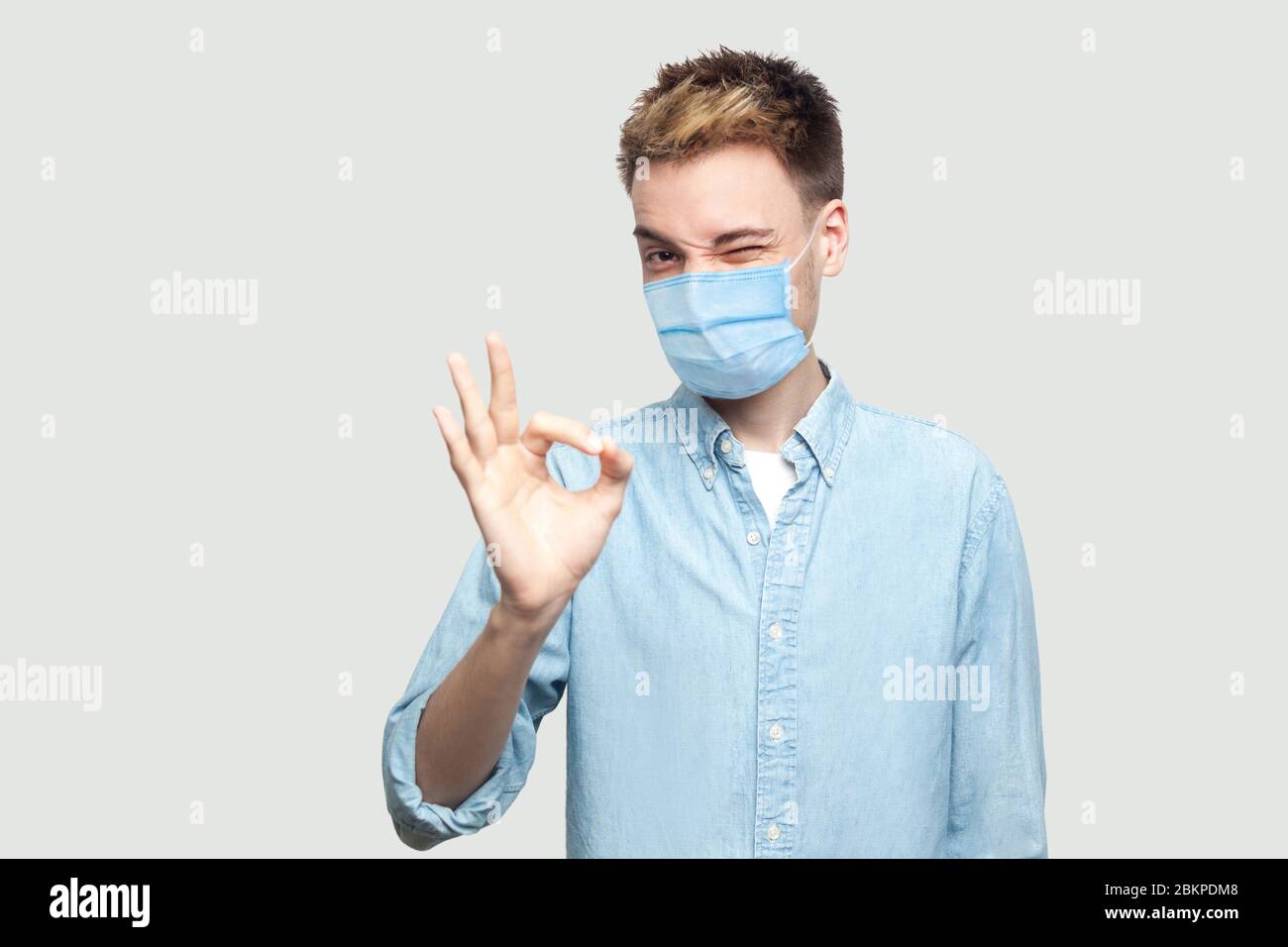 Okay surgical mask hi-res stock photography and images - Alamy