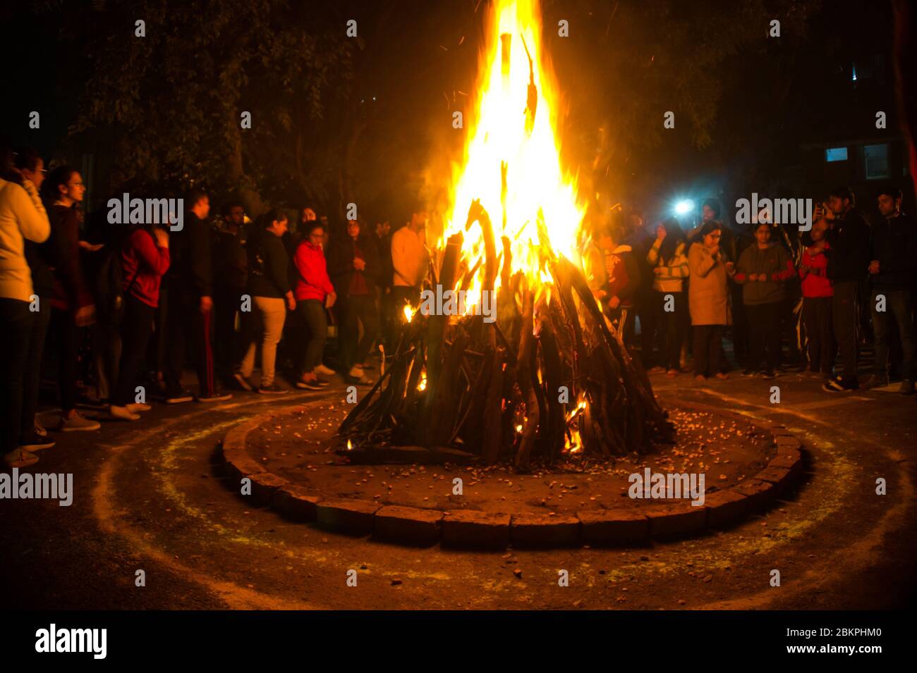 Flames of holi hi-res stock photography and images - Alamy