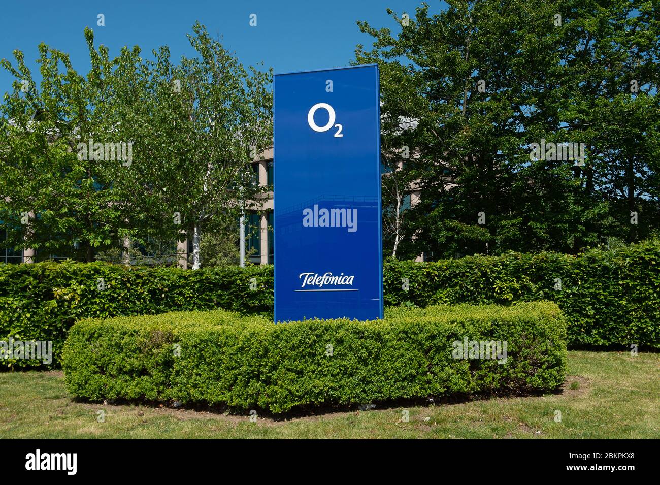 Tesco mobile network hi-res stock photography and images - Alamy