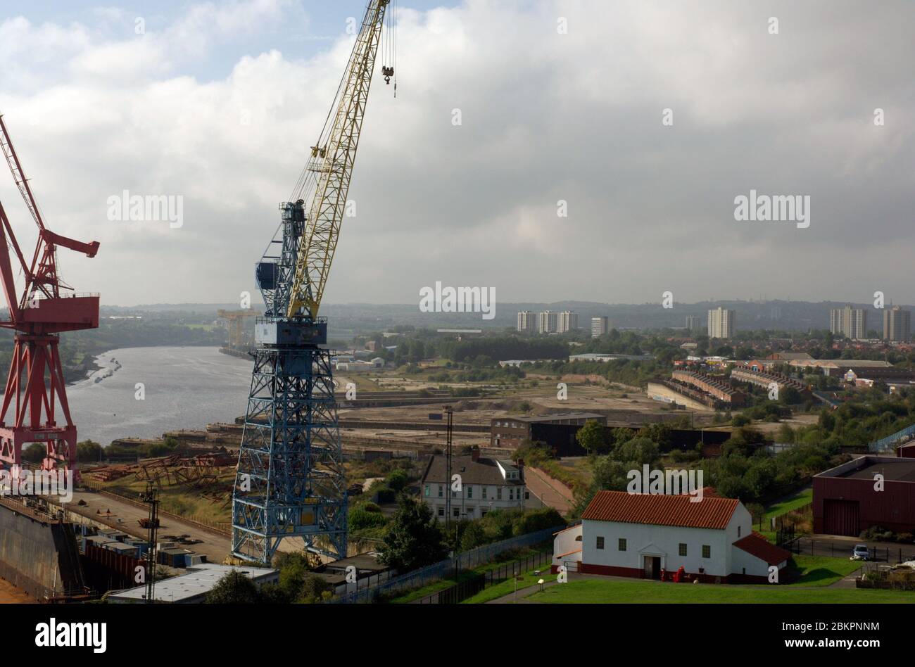 Swan hunter shipyard tyneside hi-res stock photography and images - Alamy