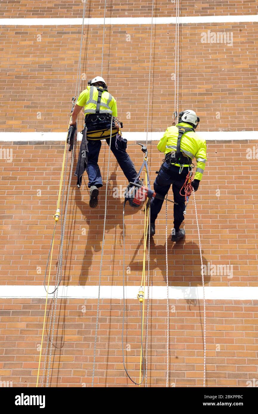 Industrial rope access hi-res stock photography and images - Alamy