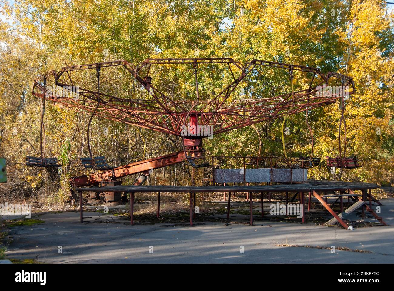 The abandoned amusement park in Pripyat following the nuclear disaster ...