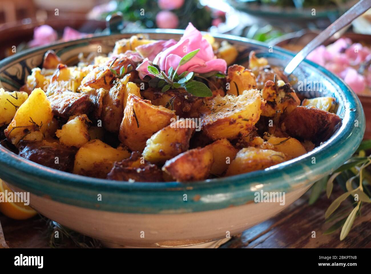 Dish of roast potatoes hi-res stock photography and images - Alamy