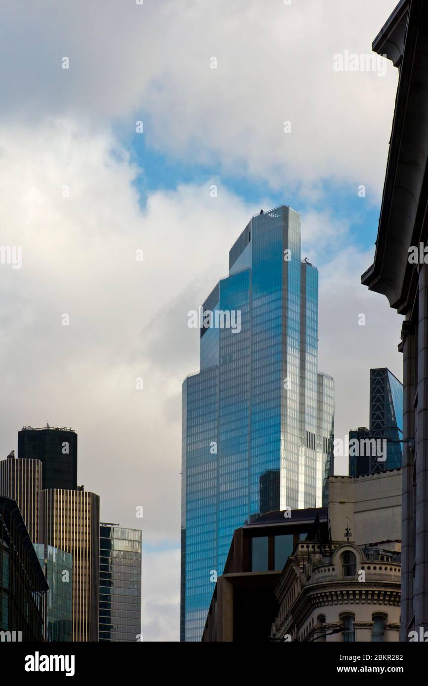 Modern office blocks hi-res stock photography and images - Alamy