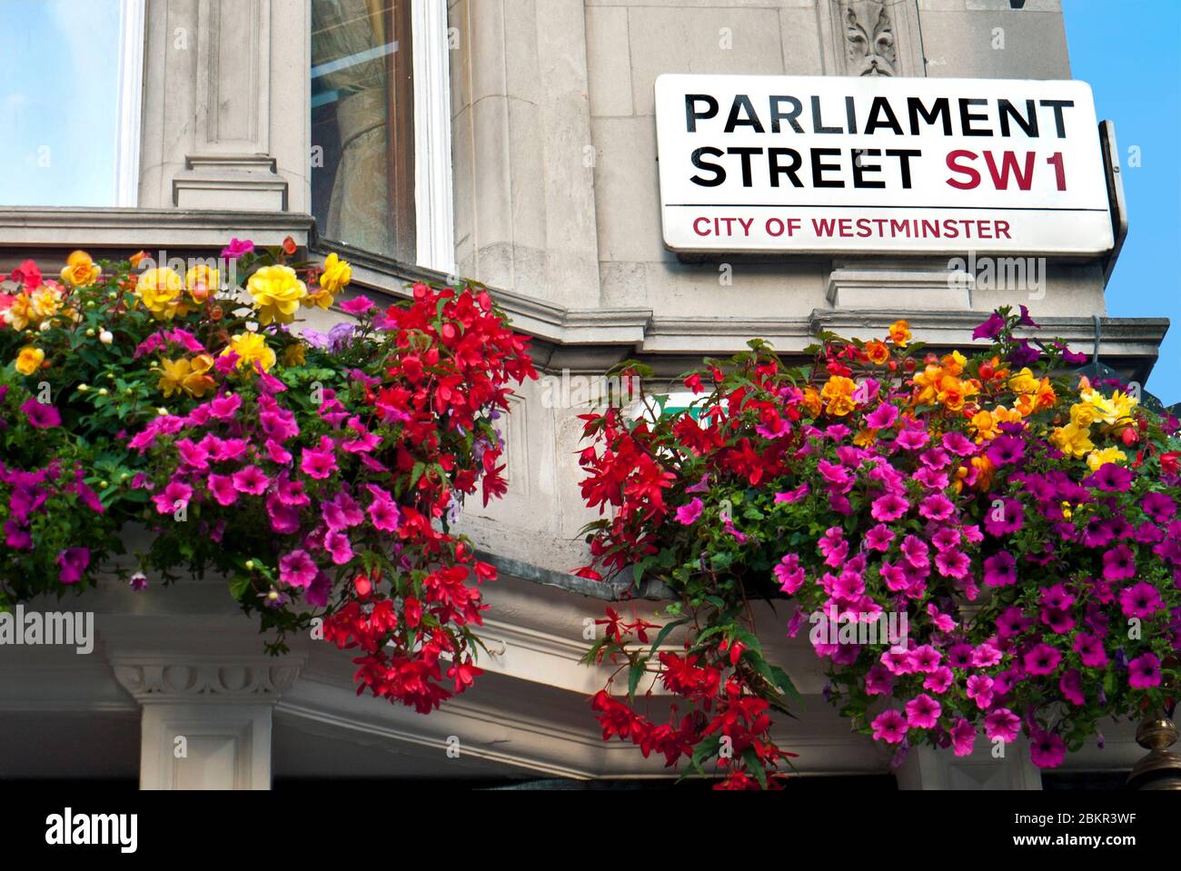 Parliament street sw1 city of westminster road sign hi-res stock ...