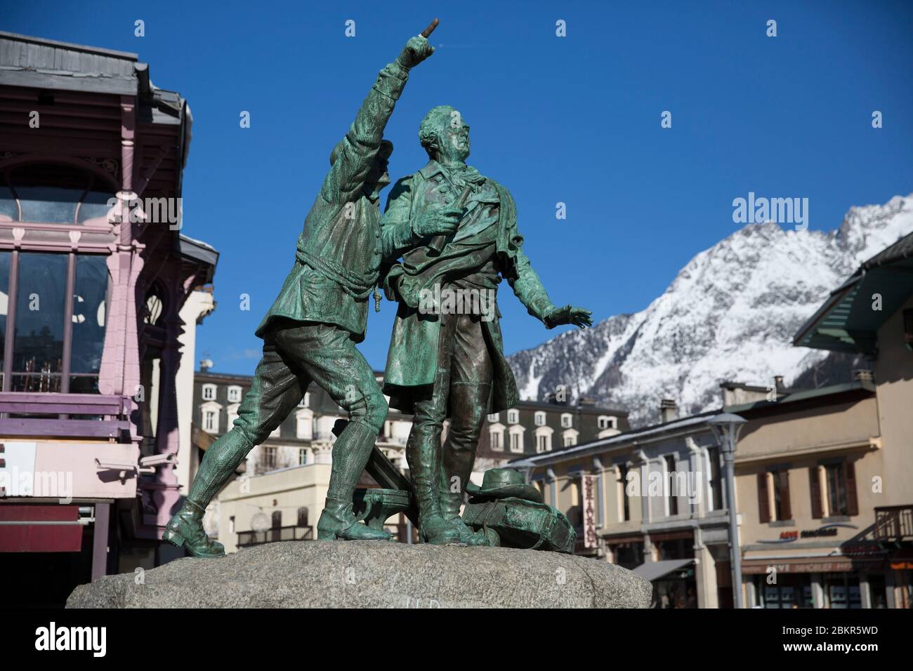 France haute savoie chamonix statue hi-res stock photography and images ...