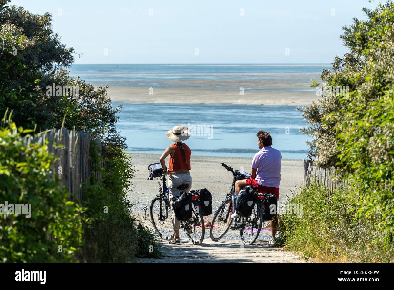 France, Somme, Cayeux-sur-Mer, cycle tourists at Pointe du Hourdel ...