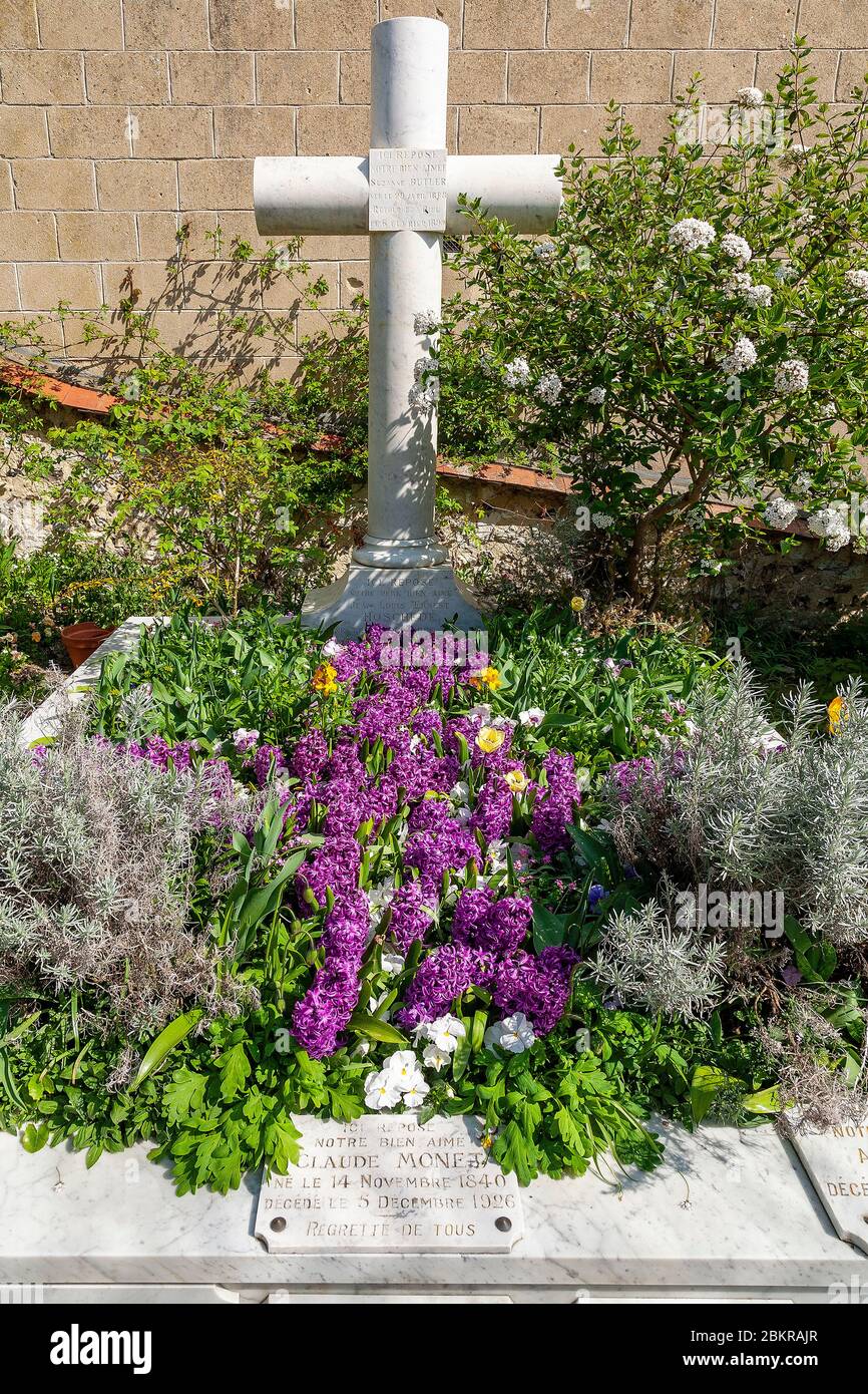 Monet family tomb hi-res stock photography and images - Alamy