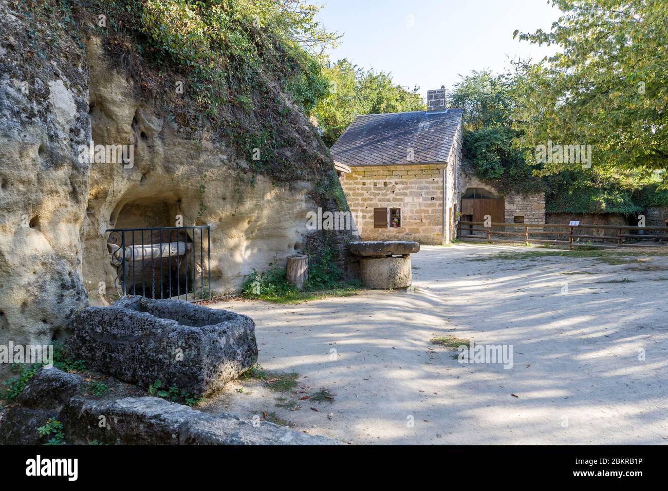 Troglodyte cave loire valley france hi-res stock photography and images ...
