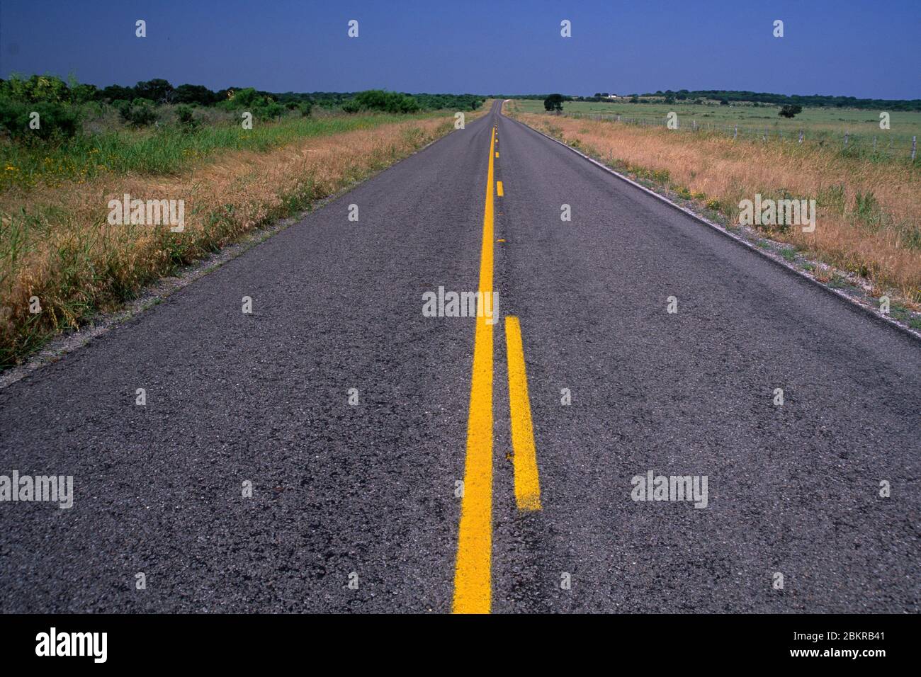 Texas highway road straight hi-res stock photography and images - Alamy