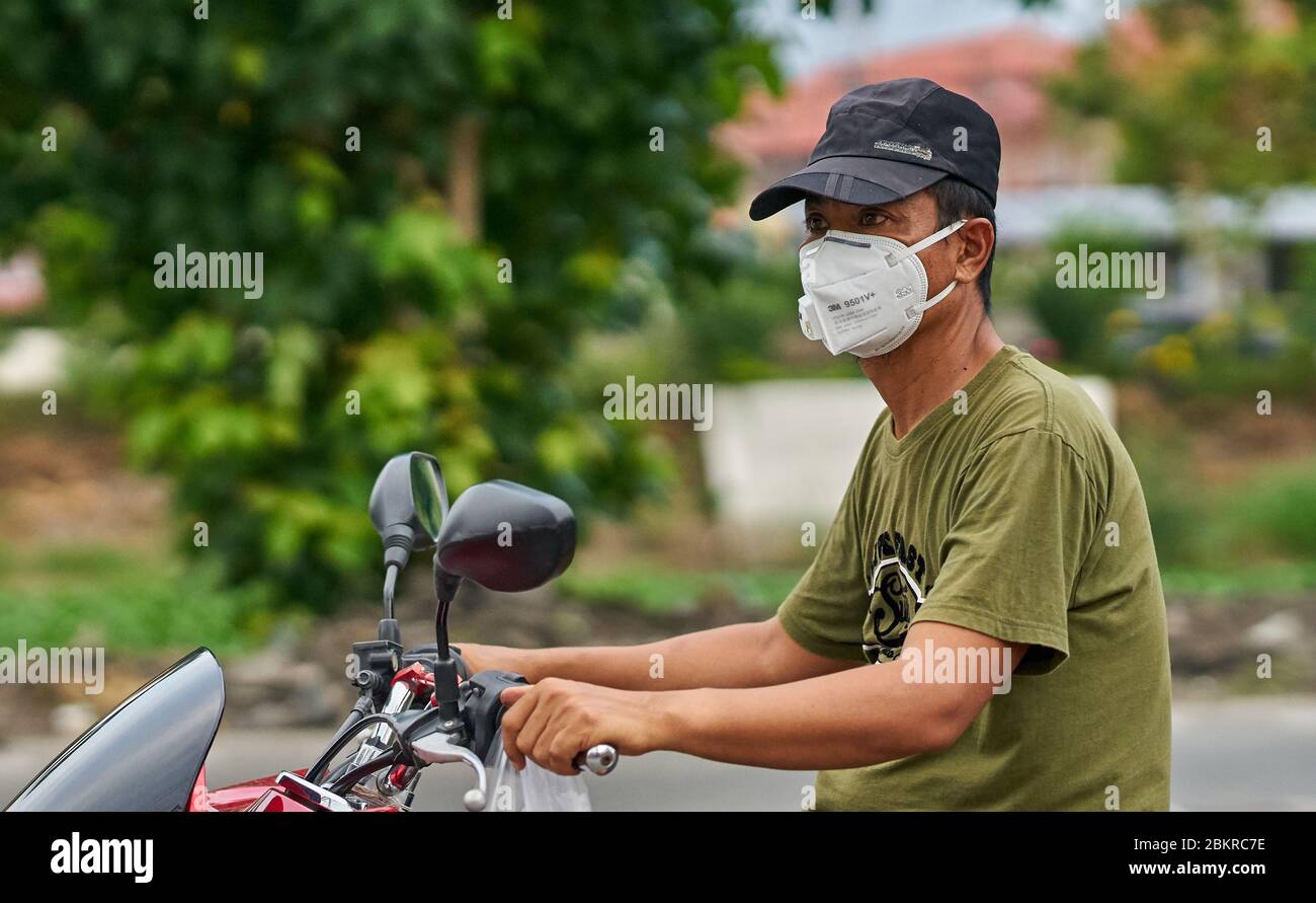 How To Wear Motorcycle Mask at Benjamin Schaffer blog