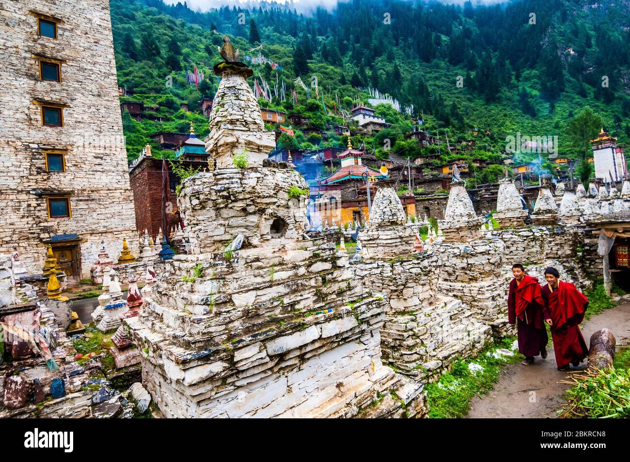 Shaolin monk china hi-res stock photography and images - Alamy