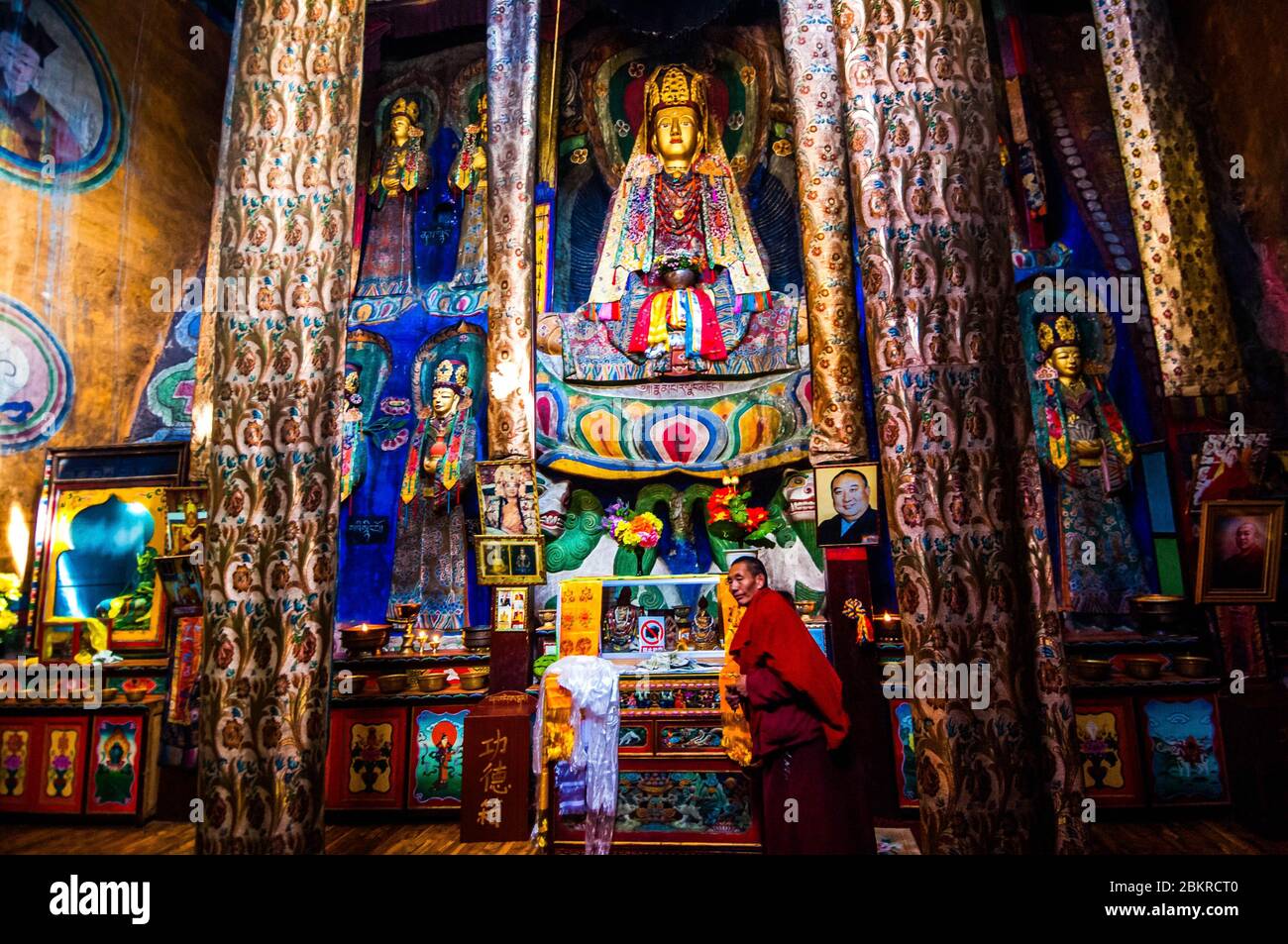 China, eastern Tibet, or Kham, Qinghai, Yushu or Jyekundo, cave-temple ...