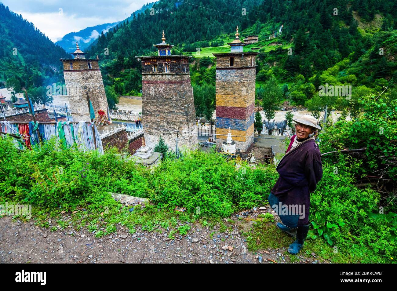 Buddhist inspired architecture hi-res stock photography and images - Alamy