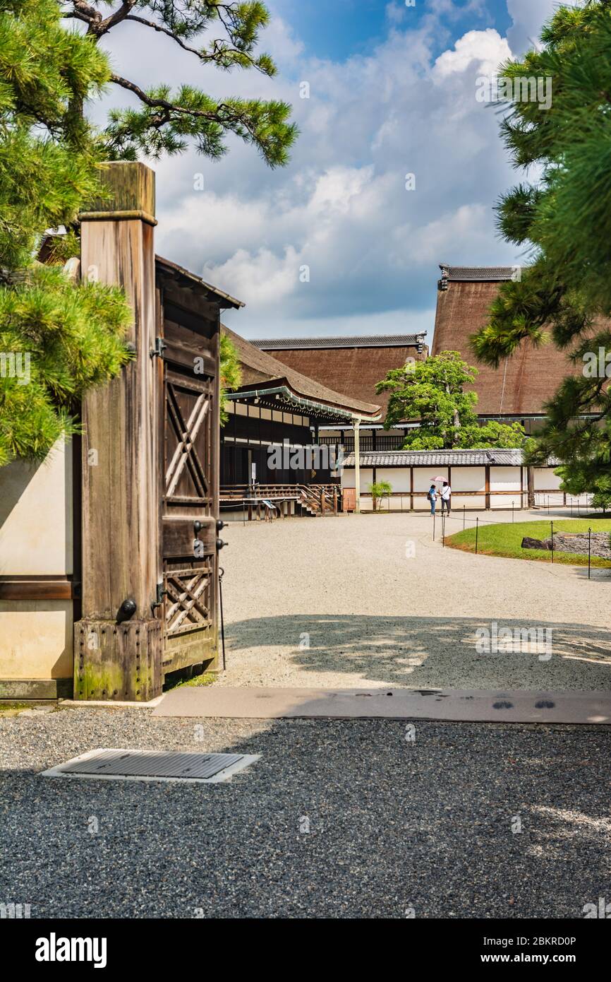 Japan palace hi-res stock photography and images - Alamy