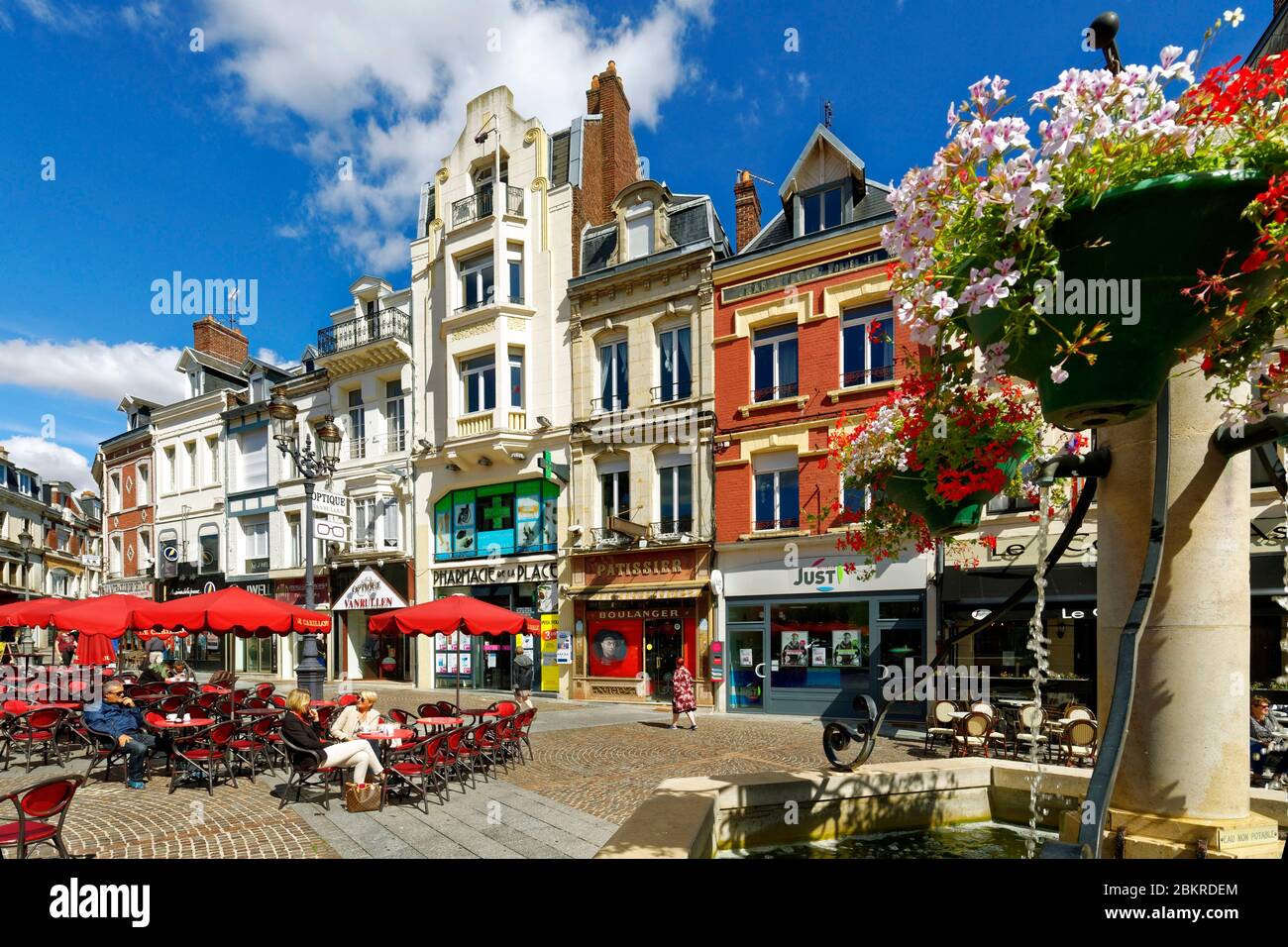 Saint quentin france street hi-res stock photography and images - Alamy