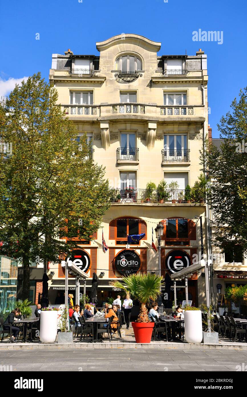 Saint quentin square hi-res stock photography and images - Alamy