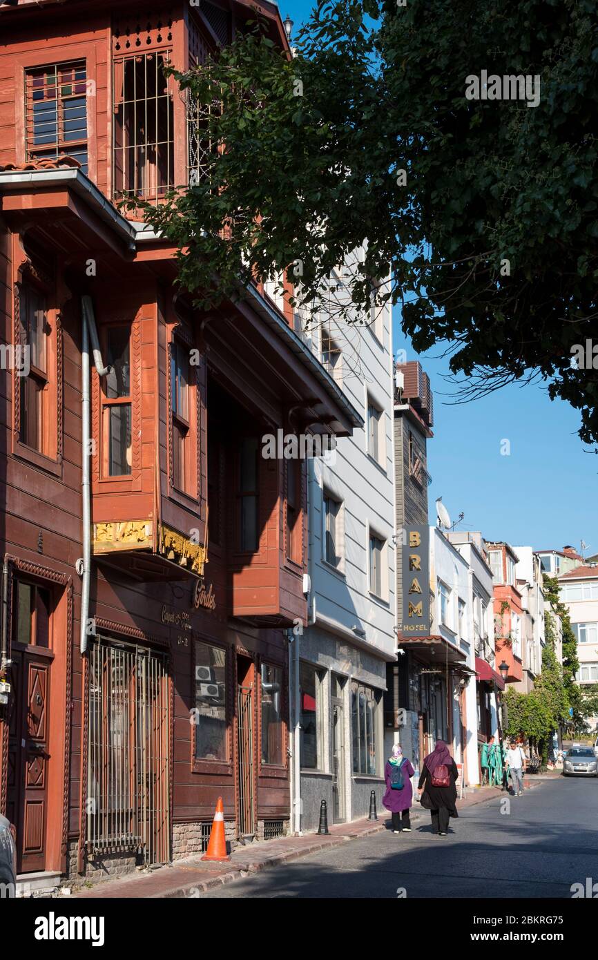 Traditional wooden houses hi-res stock photography and images - Alamy