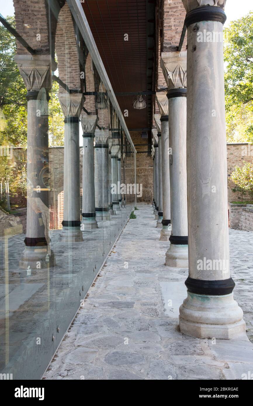 Turkey, Istanbul, Topkapi palace; columns and reflections to the store ...