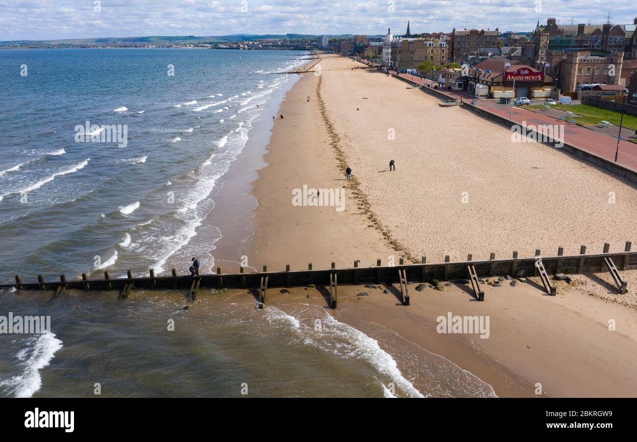 Portobello, Scotland, UK. 5 May 2020. Warm sunny weather at Portobello ...