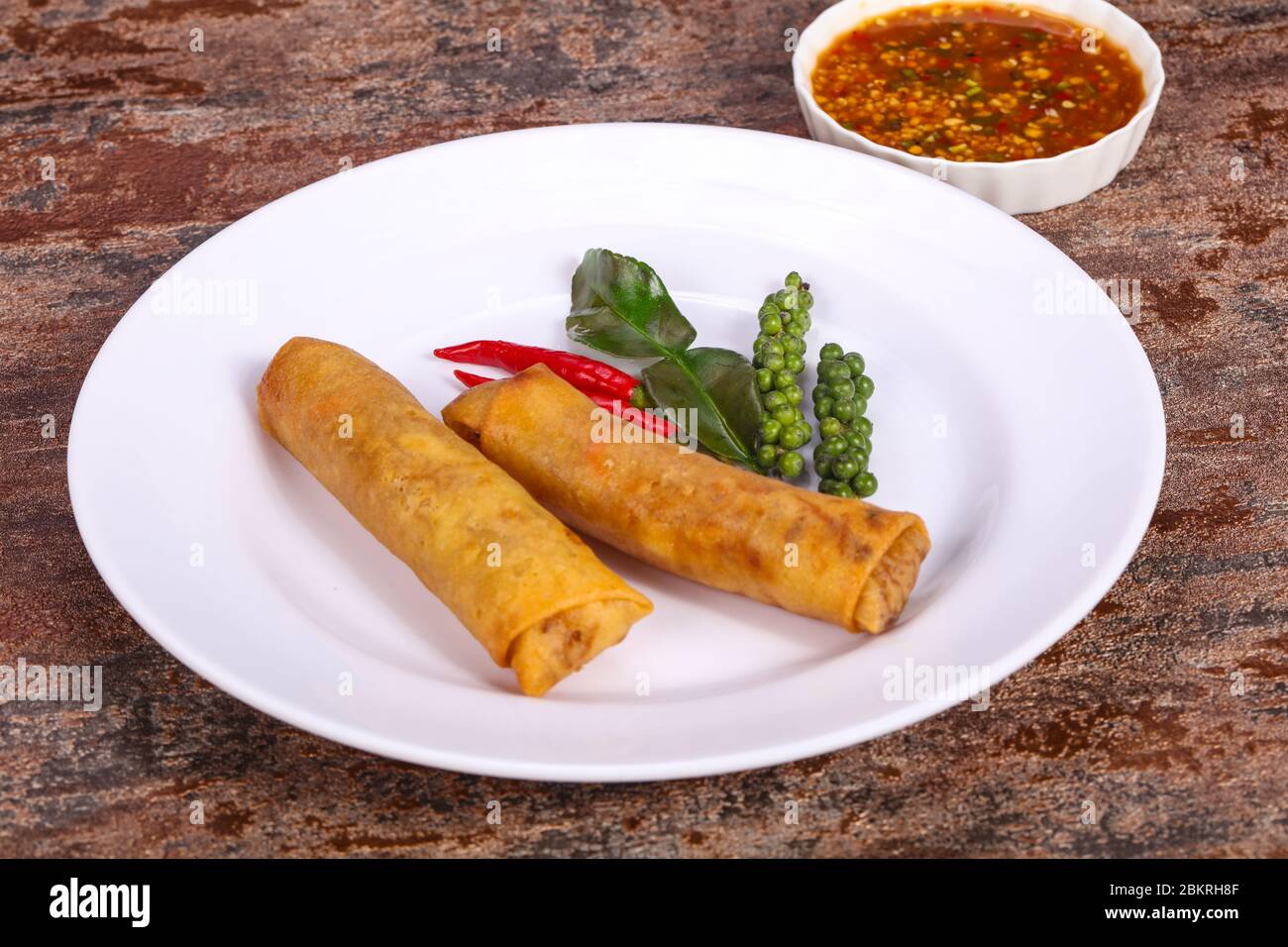 Deep fried spring roll with prawn and cabbage Stock Photo - Alamy