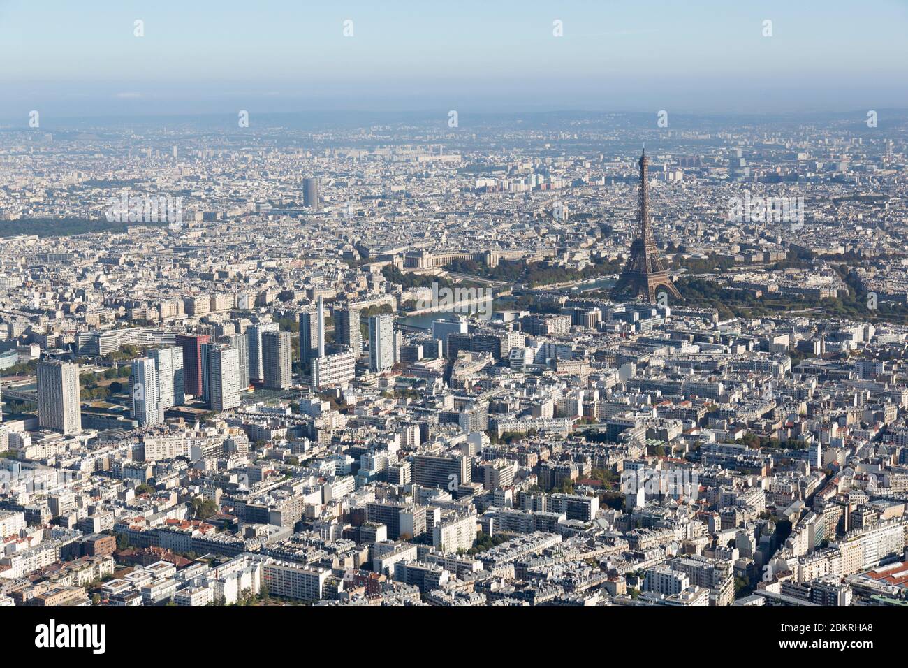 France, Paris, 16th and 15th arrondissement, Eiffel Tower, Seine ...