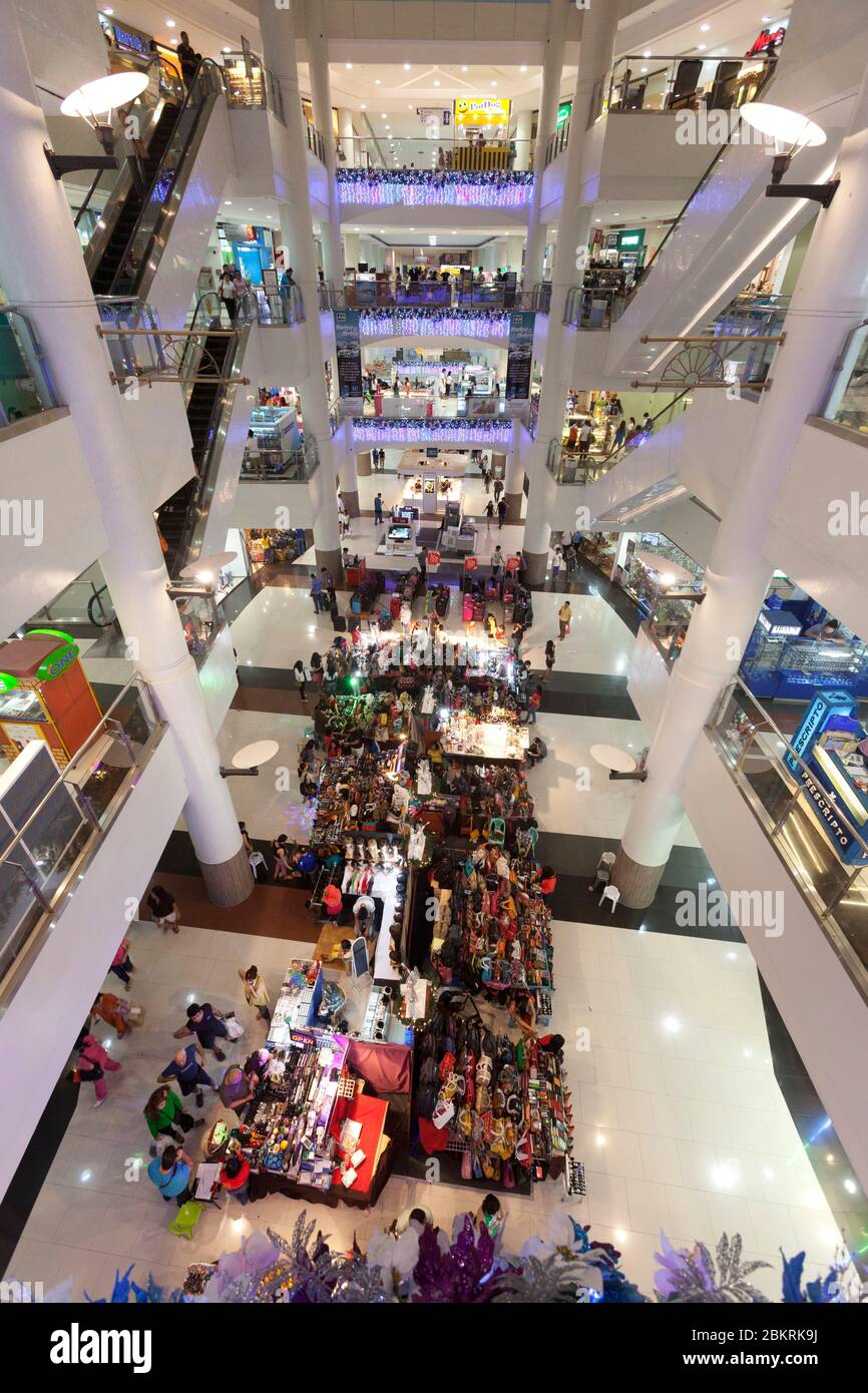 Philippines, Luzon Island, Manila, shopping center Stock Photo - Alamy