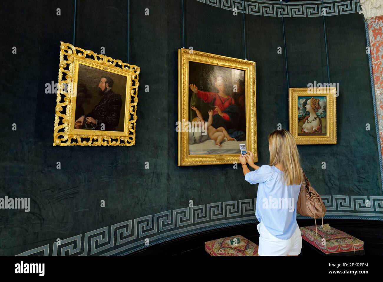 Simonetta vespucci piero di cosimo hi-res stock photography and images ...