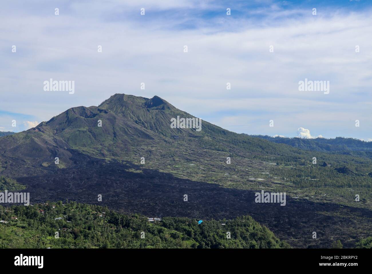 Hawaii big island volcano village hi-res stock photography and images ...