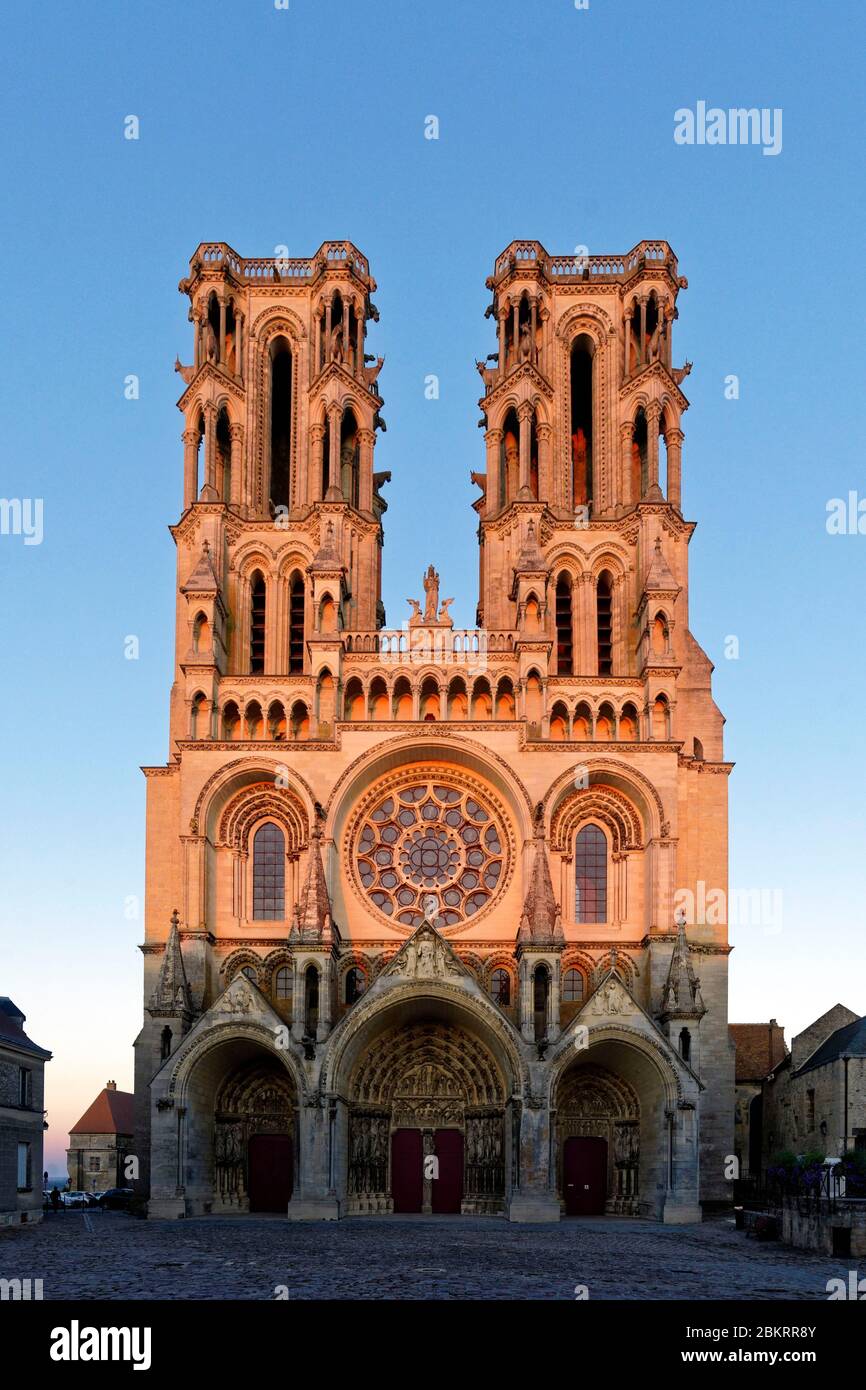 France, Aisne, Laon, the Upper town, Notre-Dame de Laon cathedral ...