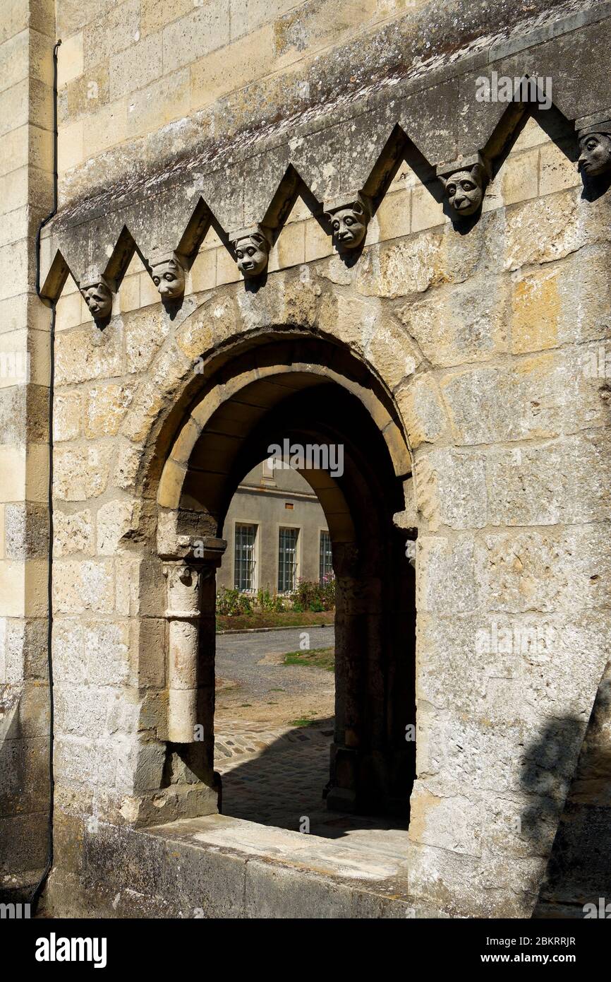 Former knights templar building hi-res stock photography and images - Alamy