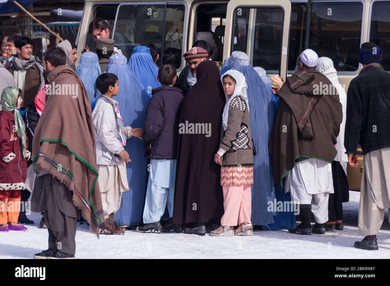 Entering a bus hi-res stock photography and images - Alamy