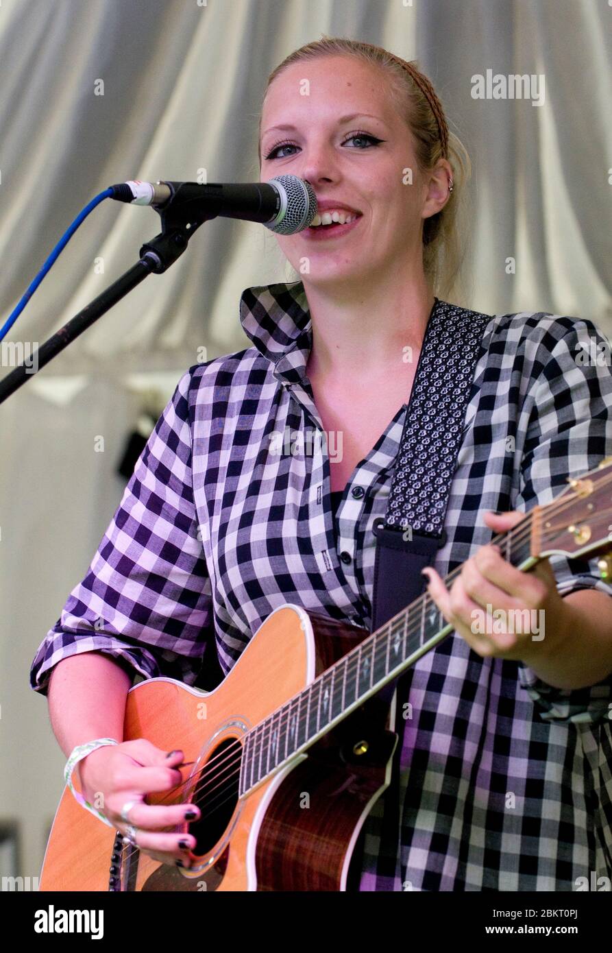 Jennifer saunders and ade edmondson hi-res stock photography and images ...