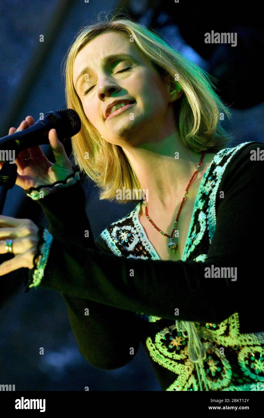 Cara dillon hi-res stock photography and images - Alamy